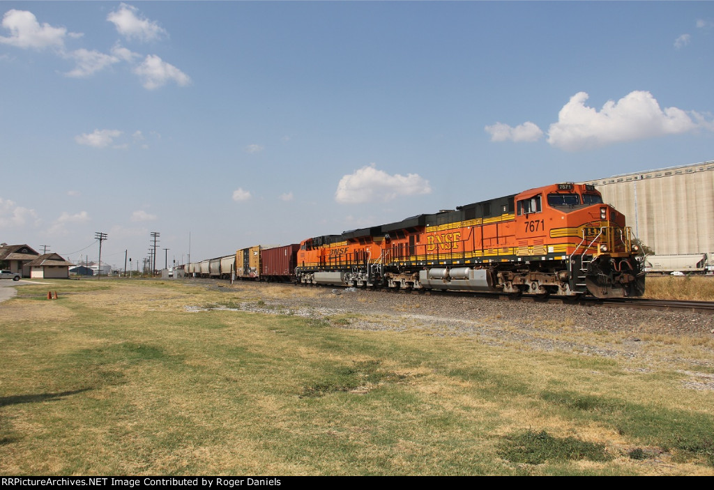 BNSF 7671